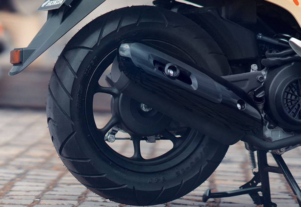 Ukuran Ban Motor Scoopy Lama: Apa Saja yang Perlu Diketahui? - Motor Sehat