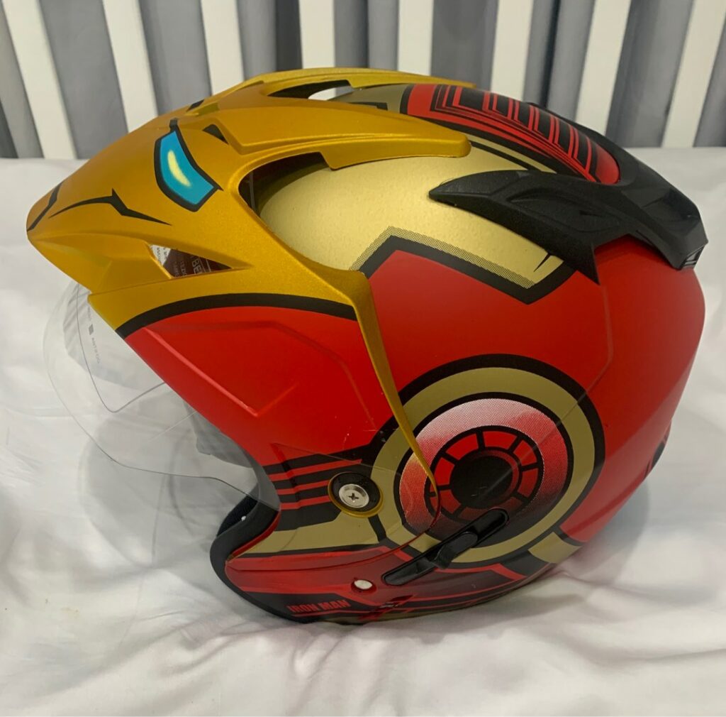 Helm Motor Iron Man SNI: Helm yang Menawarkan Gaya dan Keamanan Aman ...