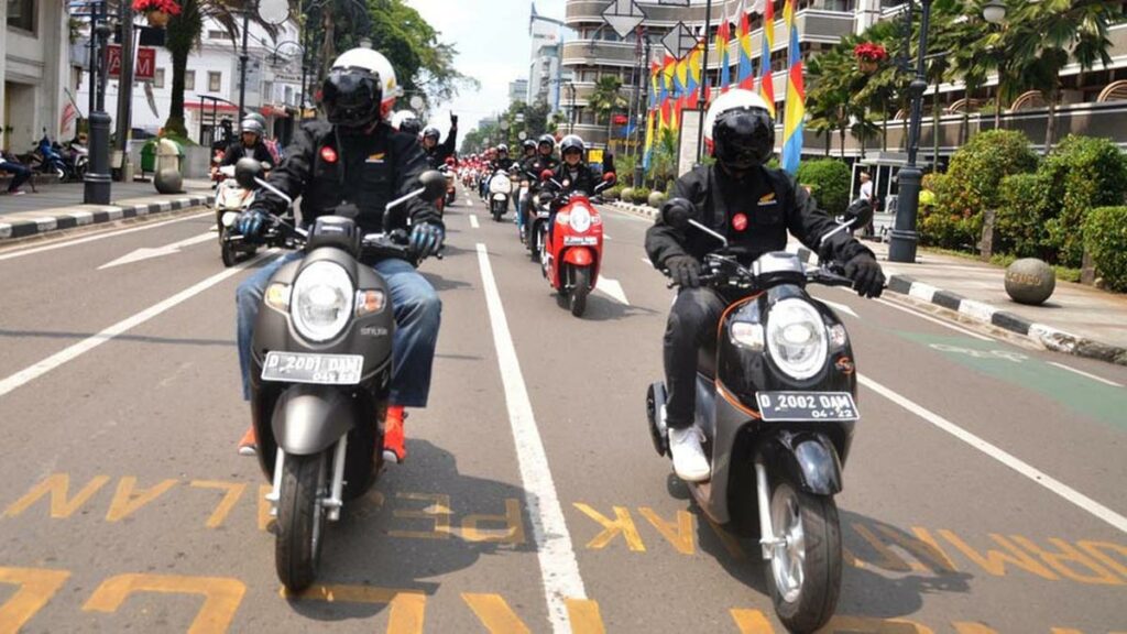 Scoopy Anak-Anak: Motor Matic Terbaik bagi Si Kecil - Motor Sehat