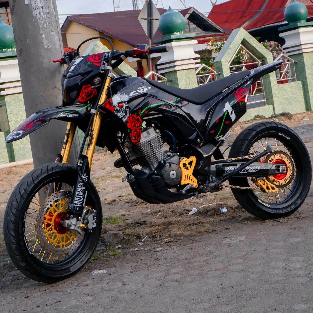 Decal CRF 150 Supermoto: Menaklukkan Jalanan dengan Gaya - Motor Sehat